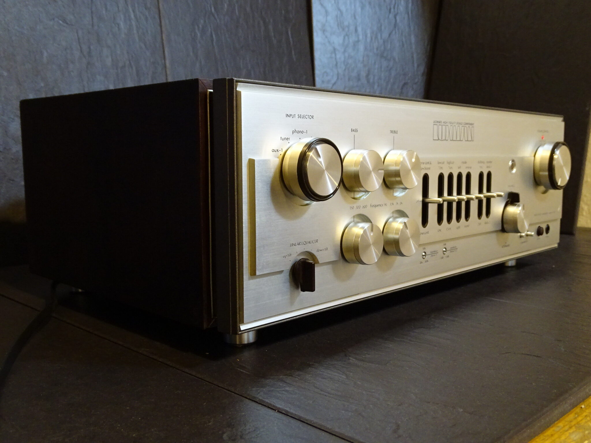 LUXMAN L-100 AMPLIFIER LEGEND VINTAGE SERVICED - RetroAudio