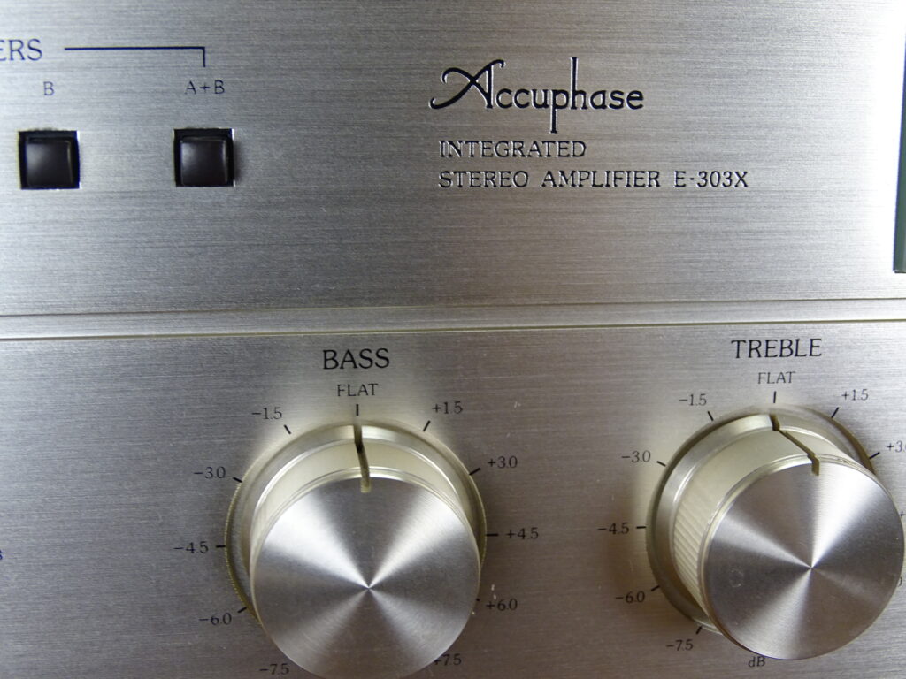 ACCUPHASE E-303X GOLD AMPLIFIER LEGEND SERVICED EXCELLENT - RetroAudio