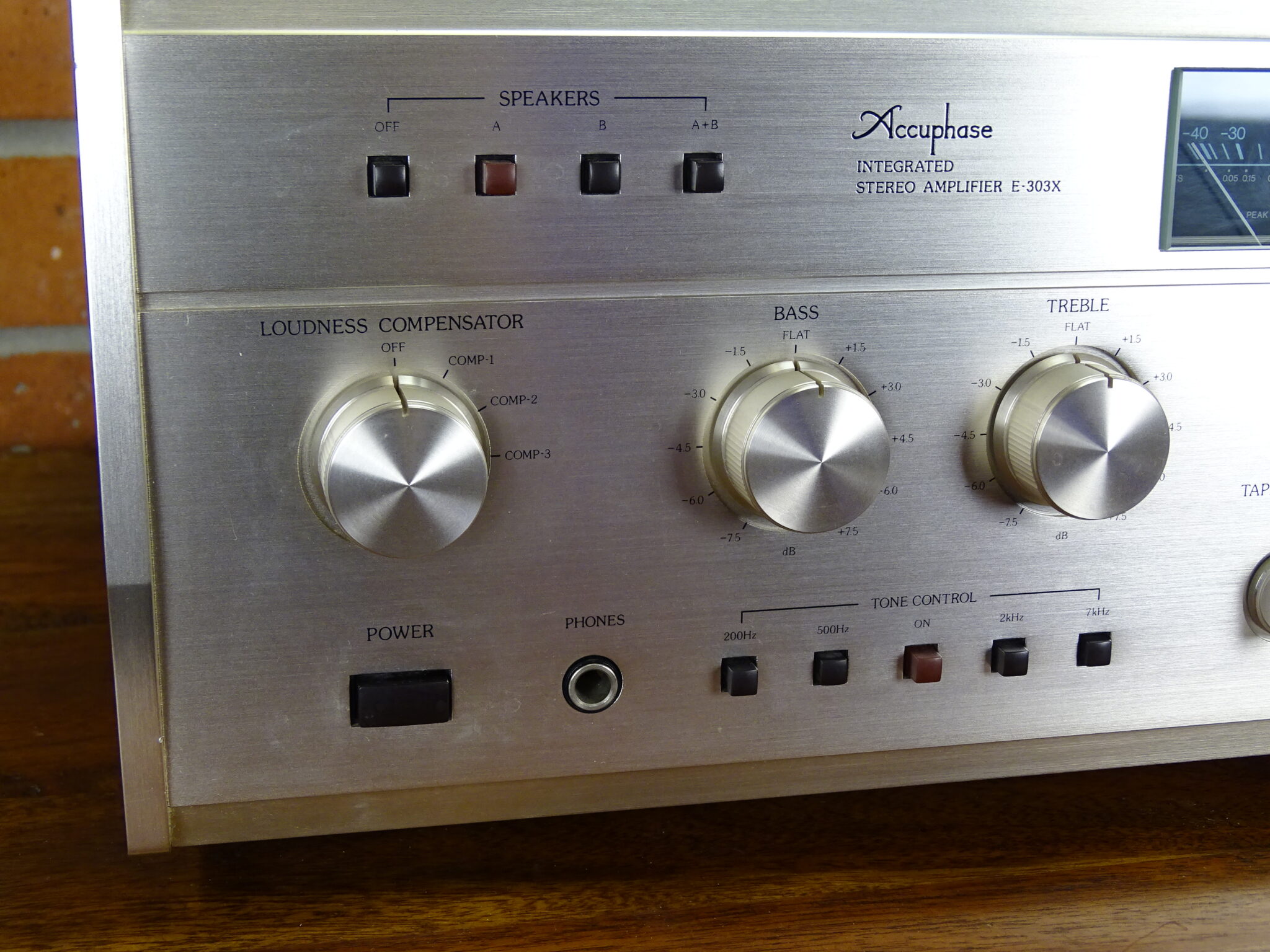 ACCUPHASE E-303X GOLD AMPLIFIER LEGEND SERVICED EXCELLENT - RetroAudio